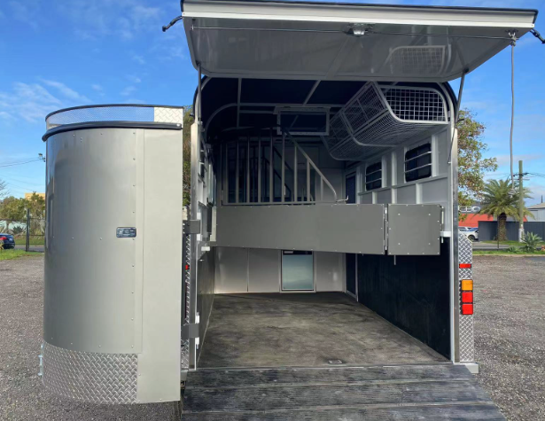 2 Horse Angle Load – Trail Trekker Floats